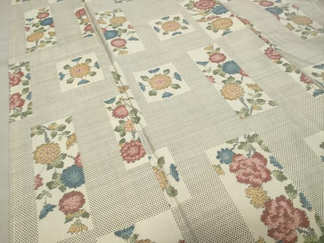 平和屋着物○本場大島紬 白大島 9マルキ 総絣 色紙重ね草花文