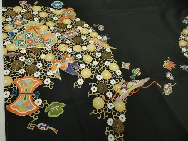 平和屋着物○創業460年・千總 黒留袖 駒刺繍 宝尽くし花文